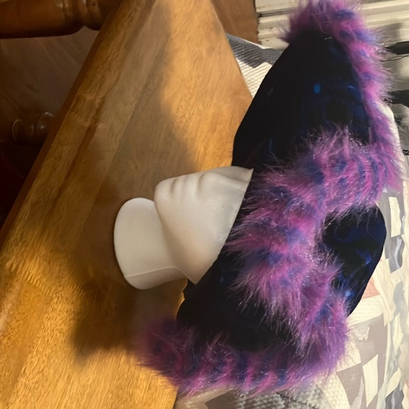 Made in China | Accessories | New Fun N Fabulous Velvet N Faux Fur Hat ...